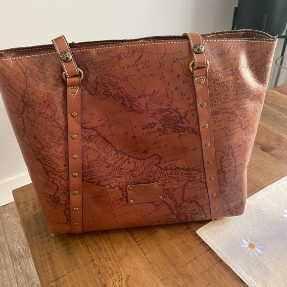 Patricia Nash | Bags | Patricia Nash Map Bag And Umbrella | Poshmark